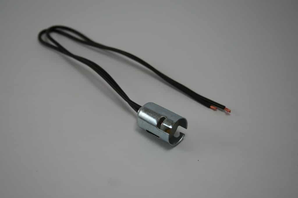 28828 - Universal Double Contact Bulb Socket · J-MAK Industries